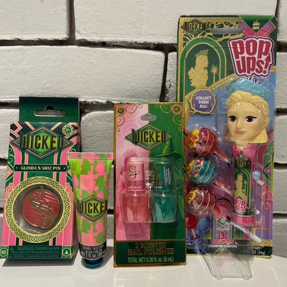 Wicked | Accessories | Wicked Glinda 4pc Bundle | Poshmark